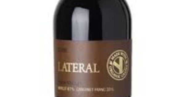 Oakville, Lateral Kathryn Kennedy 2016
