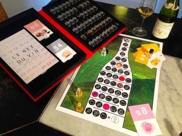 Le Nez du Vin Wine Game Board